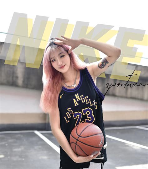 姚采樺 我陪你打球 你陪我逛街🏀 👚： Nikemetrowalk 📷 ： Chackleetc Nike 籃球 球衣
