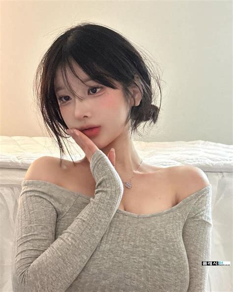 갑자기 팬티 보여주는 미시녀