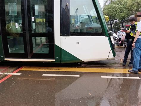 撞後不理 自行車闖紅燈擦撞輕軌列車肇逃追緝中 地方 Nownews今日新聞