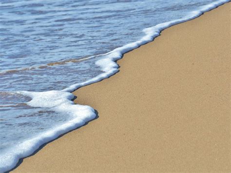 Reapertura De Las Playas De Urbanova Y San Gabriel Tras Episodio De