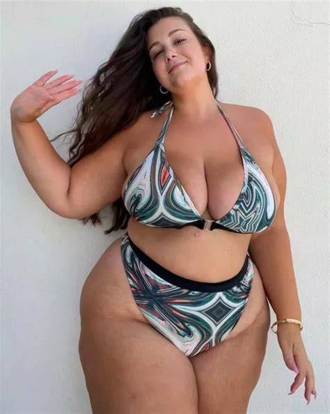 Curvy Model Defies Trolls Who Say She Eats Too Much With Sexy