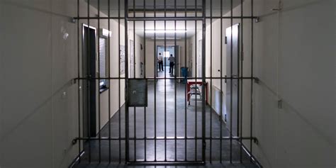 Mit Hotel Verwechselt Wie Sich Eine Frau Für Einen Gefängnis Aufenthalt Bedankt Mopo