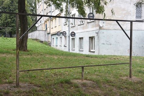 Jastrzębie 3 latek który wypadł z okna bloku w coraz lepszym stanie