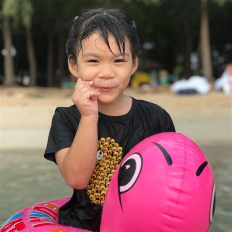 Premium Photo Portrait Of Girl At Beach
