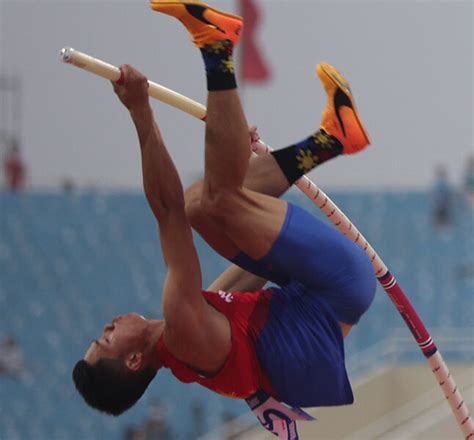 Obiena Shatters Asian Record Secures Phs 1st Ever Medal At World
