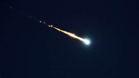 Oggi Le Palle Di Fuoco Infiammano I Cieli D Italia A Che Ora Vedere Le Fireball Delle Tauridi