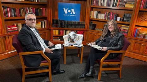 یک نگاه گفت‌وگو با نائومی گال