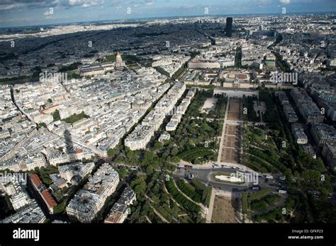 Vue Du Champ De Mars Depuis La Tour Eiffel Banque De Photographies Et D