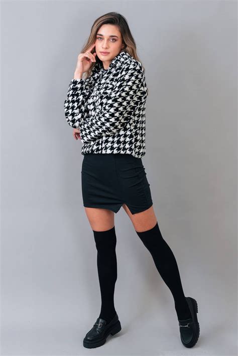 CASACO DE PELÚCIA PIED POULE Marina Gabriella Roupas Femininas Loja
