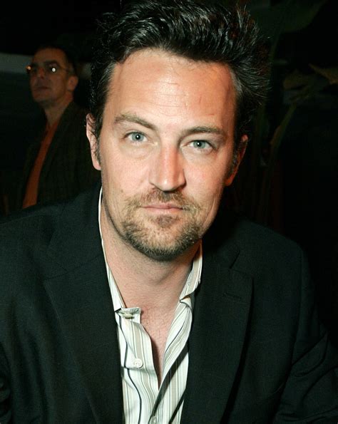 Matthew Perry l acteur de la série Friends est mort à l âge de 54 ans