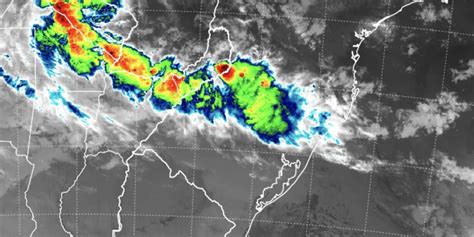Frente fria avança pelo Sul do Brasil hoje chuva vento e queda de