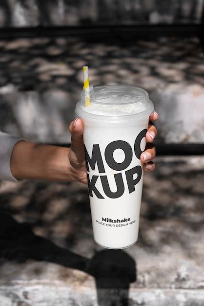 Maquete De Copo De Milk Shake Delicioso Psd Premium
