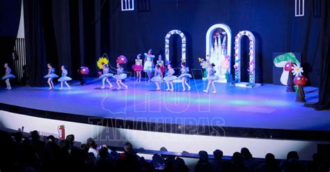 Hoy Tamaulipas Tamaulipas Presentan Mas De 200 Alumnas De Las Casas