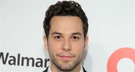 Skylar Astin Shows Off Ripped Body To Promote ‘zoeys Extraordinary