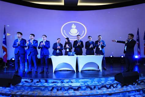 АЗХ ны ерөнхийлөгчөөр Б Ган Очир сонгогджээ