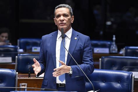 Mecias de Jesus apresenta projeto para que plano de saúde pague
