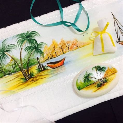 Toalhas Pintadas à Mão 6 Temas Para Você se Inspirar Toalha de rosto