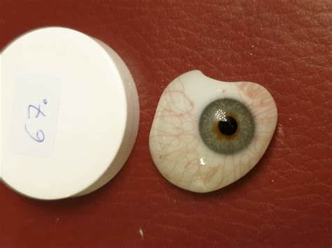 Old Human Prosthetic Glass Eye Vintage Lauscha Germany 67 Antique