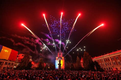 Show Cu Drone Jocuri De Lumini și Artificii Impresionante La Cluj