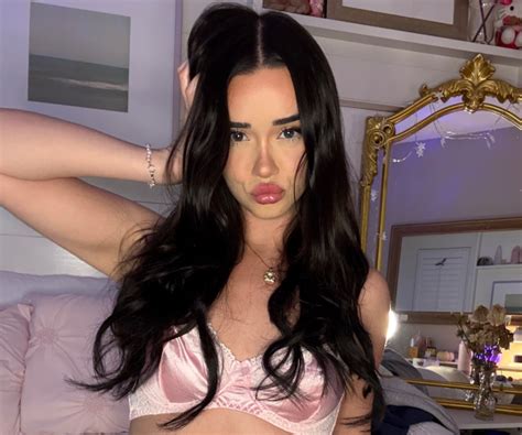 Adriana18xx Nudes Sex Chat And Phone Sex On Sextpanther