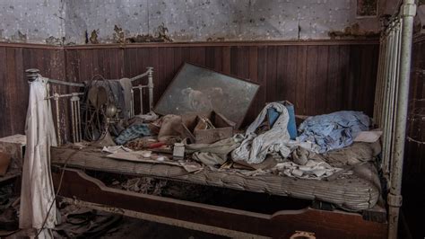 Victorian Farmhouse Left Abandoned In S Captured In Photos News