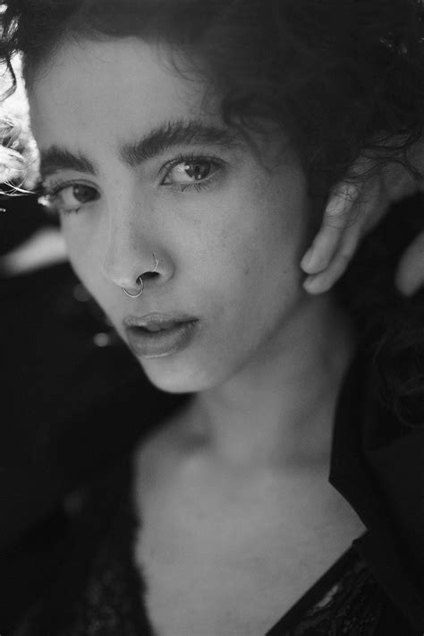 Fernanda Simões Behance