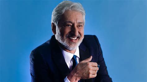 لو رفتن عمل زیبایی ابی در این عکس دور چشمها و افتادگی پلکش 10