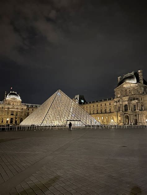 Louvre At Night Louvre Paris Louvre Museum Paris Night Aesthetic