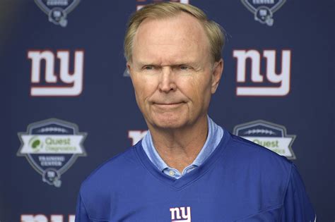 Giants Owner John Mara Seemingly Knocks Over Trash Can