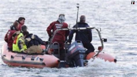 Chi è il ragazzo disperso nel lago di Bracciano dopo un tuffo dal pedalò l allarme della