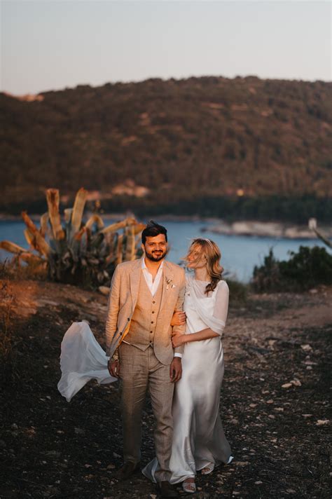 Stacked Tilly Thomas Lux Crowns And A Sheer Cape For A Stunning Wedding
