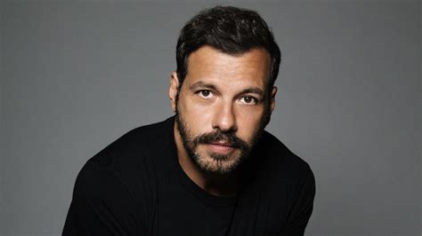 Laurent Lafitte dans TAPIE sur Netflix La série raconte une épopée