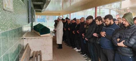 Oda Arkadaşı Tarafından Katledilen Kişi Gözyaşları İçinde Toprağa Verildi