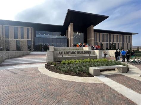 Lsco Unveils New Academic Building Orange County Local Scoop