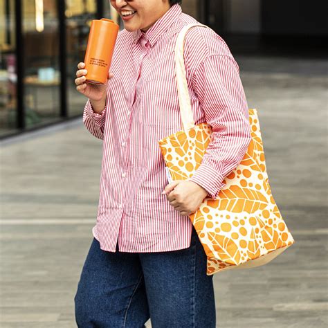 ออกจากบ้านวันนี้อย่าลืมพกแก้วและถุงผ้า Starbucks Thailand