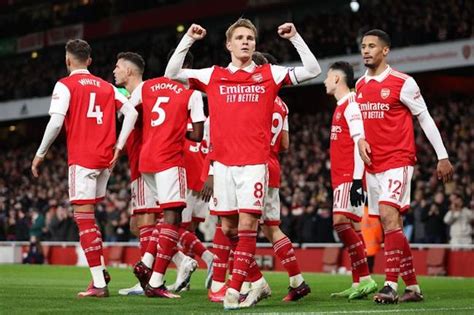 Arsenal Thrash Palace Move Eight Points Clear Of Man City