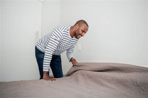 The Surprising Reason To Avoid Making Your Bed In The Morning