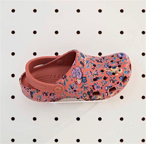 갤러리아 명품관 크록스 팝업스토어 오픈 주식 에펨코리아