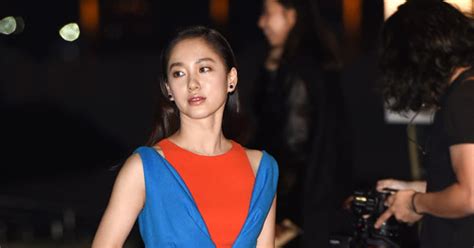포토엔 박주미 앞트임 사이로 드러낸 아찔 각선미