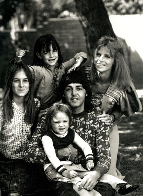 Paul And Linda Mccartney With Their Daughters Heather Mary And Stella Los Angeles 1975 R