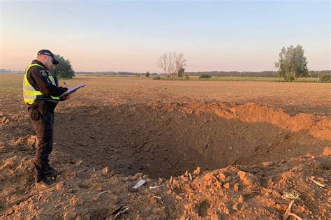 Росіяни запустили по Україні до 40 ракет і 35 дронів Є пошкодження в Києві Хмарочос