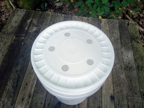 Worm Compost Bucket Kitchen Vermicompost Farm Steep In The Woods