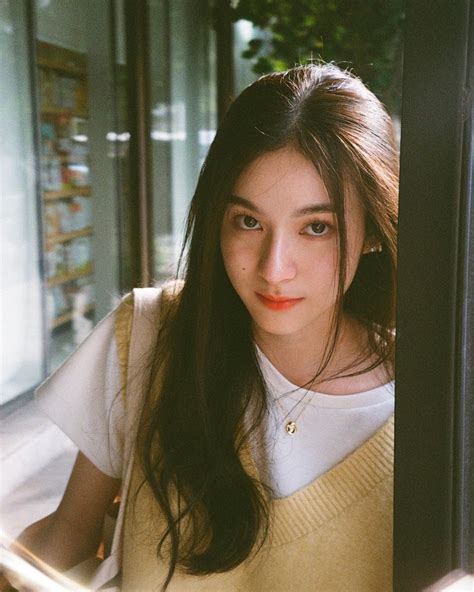 พรีม ชนิกานต์ นักแสดงดาวรุ่งวัย 16 สวยออร่าสะกดทุกสายตา