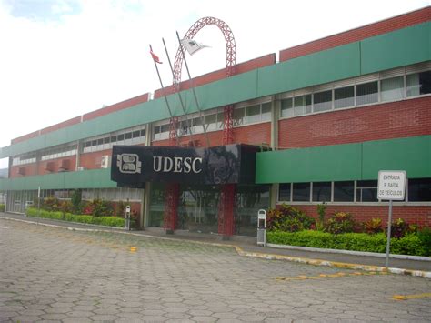 Udesc anuncia 20 vagas para professores substitutos em seis municípios