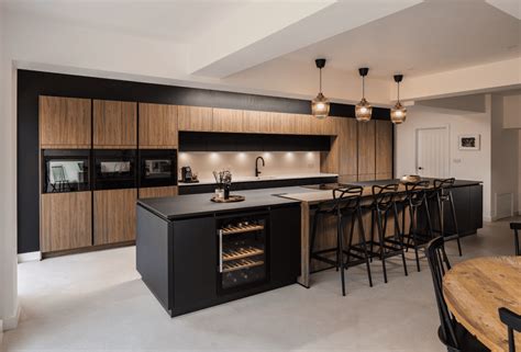 A Contemporary Black And Walnut Kitchen Kitchen Design Centre
