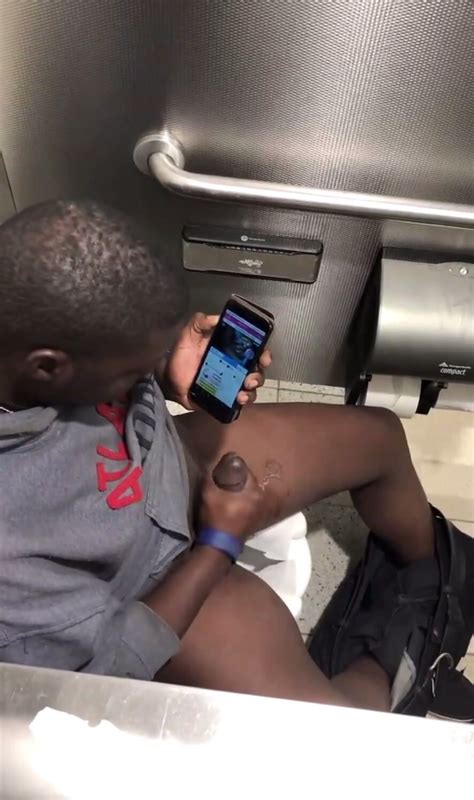 Caught Cumming In Public Toilets 中文
