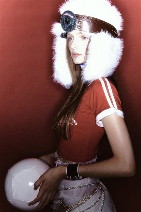 ALESIA R Model Agency TEAMEVVIVA東京の外国人モデル事務所 ティームエヴィーバ
