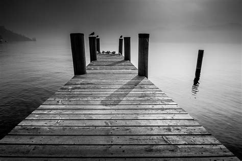 배경 화면 화이트 검은 단색화 반사 그림자 사진술 목재 대칭 루체른 빛 모양 선 어둠 슈바이츠 검정색과 흰색 흑백 사진 1024x683