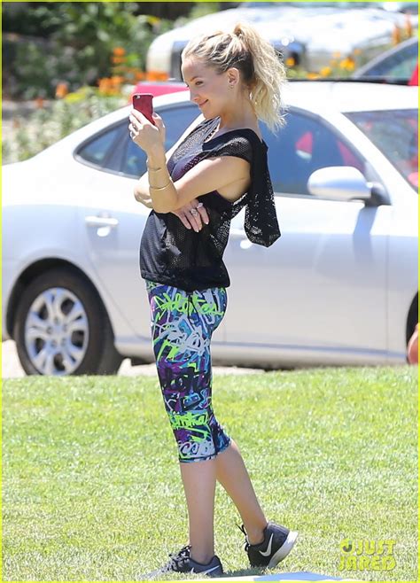 Kate Hudson Shows Off Her Killer Abs At La Photo Shoot Photo 3358043