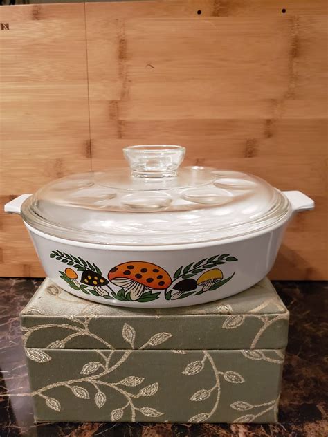Corningware Merry Mushroom 1 Quart W Lid On Mercari Stuffed Mushrooms